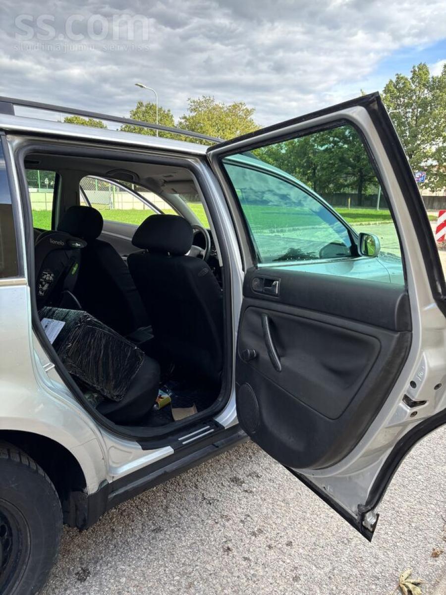 Pelēks Volkswagen Passat B5 2002 Balvi, ar dzinēja tilpumu 2.00 L un nobraukumu 290 tūkst. km par 1100 €, foto 10 vietnē AUTOMOTO.COM.LV