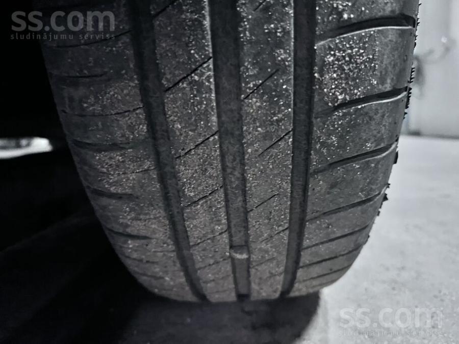 Grey Volkswagen Passat B5 2002 in Daugavpils, with an engine capacity of 1.90 L and mileage of 283 thousand km for 1899 €, photo 29 on AUTOMOTO.COM.LV