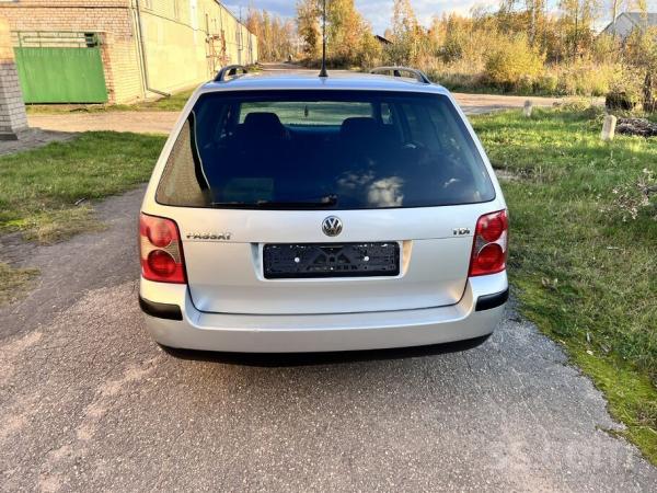 Grey Volkswagen Passat B5 2002 in Daugavpils, with an engine capacity of 1.90 L and mileage of 283 thousand km for 1749 €, photo 9 on AUTOMOTO.COM.LV