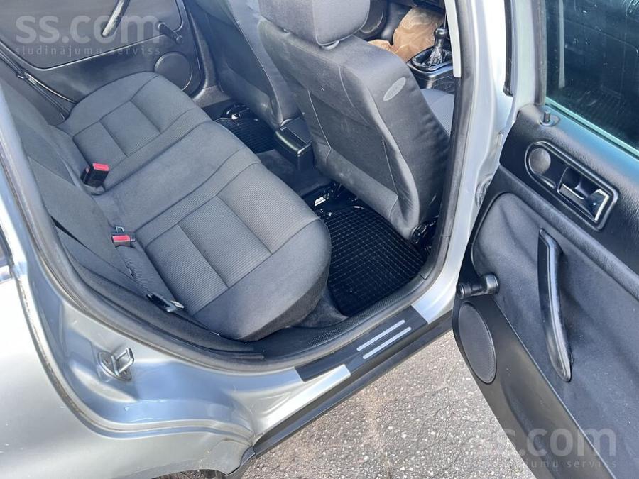Grey Volkswagen Passat B5 2002 in Daugavpils, with an engine capacity of 1.90 L and mileage of 283 thousand km for 1749 €, photo 17 on AUTOMOTO.COM.LV