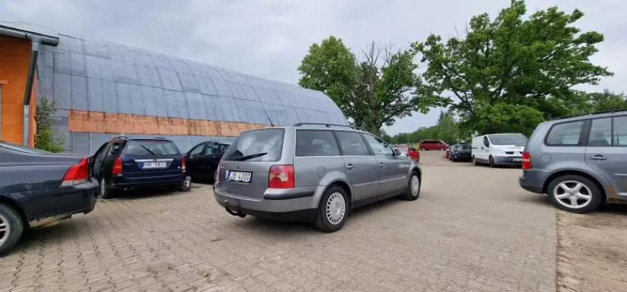Pelēks Volkswagen Passat B5 2003 Valmiera, ar dzinēja tilpumu 1.60 L un nobraukumu 365 tūkst. km par 1350 €, foto 4 vietnē AUTOMOTO.COM.LV