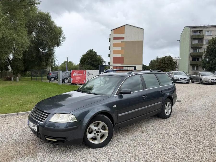 Pelēks Volkswagen Passat B5 2003 Ventspils, ar dzinēja tilpumu 1.90 L un nobraukumu 381 tūkst. km par 1450 €, foto 1 vietnē AUTOMOTO.COM.LV