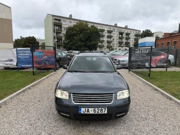 Grey Volkswagen Passat B5 2003 in Ventspils, with an engine capacity of 1.90 L and mileage of 381 thousand km for 1450 €, photo 2 on AUTOMOTO.COM.LV