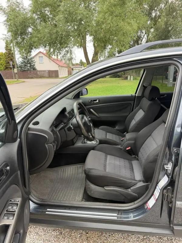 Grey Volkswagen Passat B5 2003 in Ventspils, with an engine capacity of 1.90 L and mileage of 381 thousand km for 1450 €, photo 9 on AUTOMOTO.COM.LV