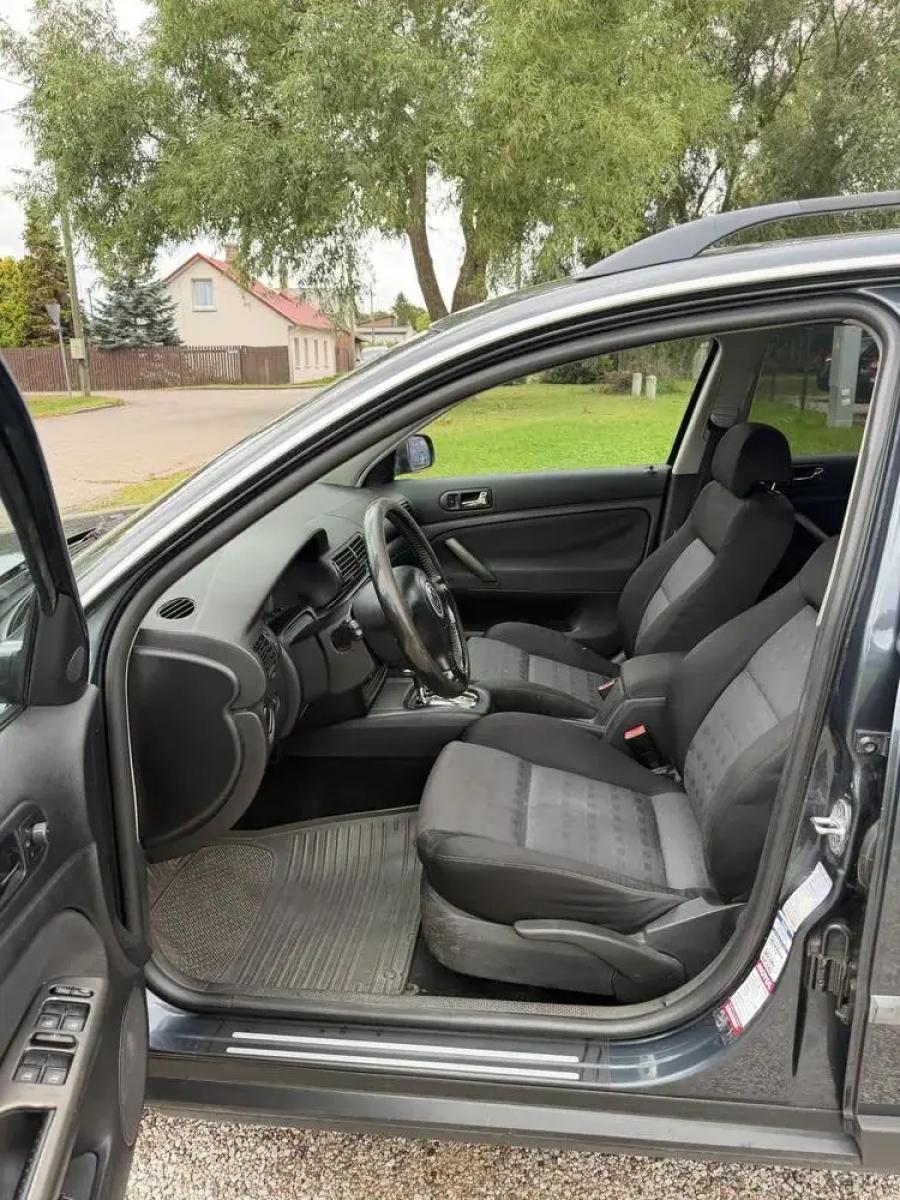 Pelēks Volkswagen Passat B5 2003 Ventspils, ar dzinēja tilpumu 1.90 L un nobraukumu 381 tūkst. km par 1450 €, foto 10 vietnē AUTOMOTO.COM.LV