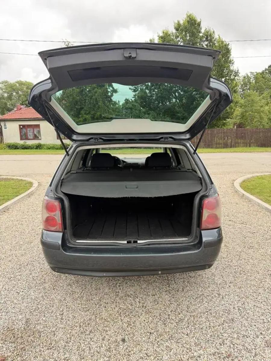 Pelēks Volkswagen Passat B5 2003 Ventspils, ar dzinēja tilpumu 1.90 L un nobraukumu 381 tūkst. km par 1450 €, foto 16 vietnē AUTOMOTO.COM.LV