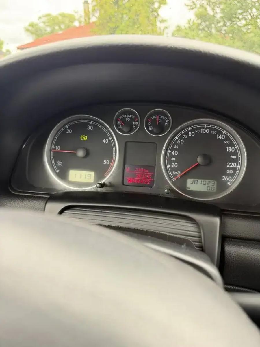 Pelēks Volkswagen Passat B5 2003 Ventspils, ar dzinēja tilpumu 1.90 L un nobraukumu 381 tūkst. km par 1450 €, foto 20 vietnē AUTOMOTO.COM.LV
