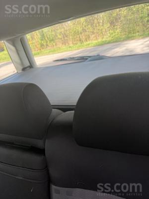 Pelēks Volkswagen Passat B5 2003 Rēzekne, ar dzinēja tilpumu 2.50 L un nobraukumu 350 tūkst. km par 1300 €, foto 9 vietnē AUTOMOTO.COM.LV