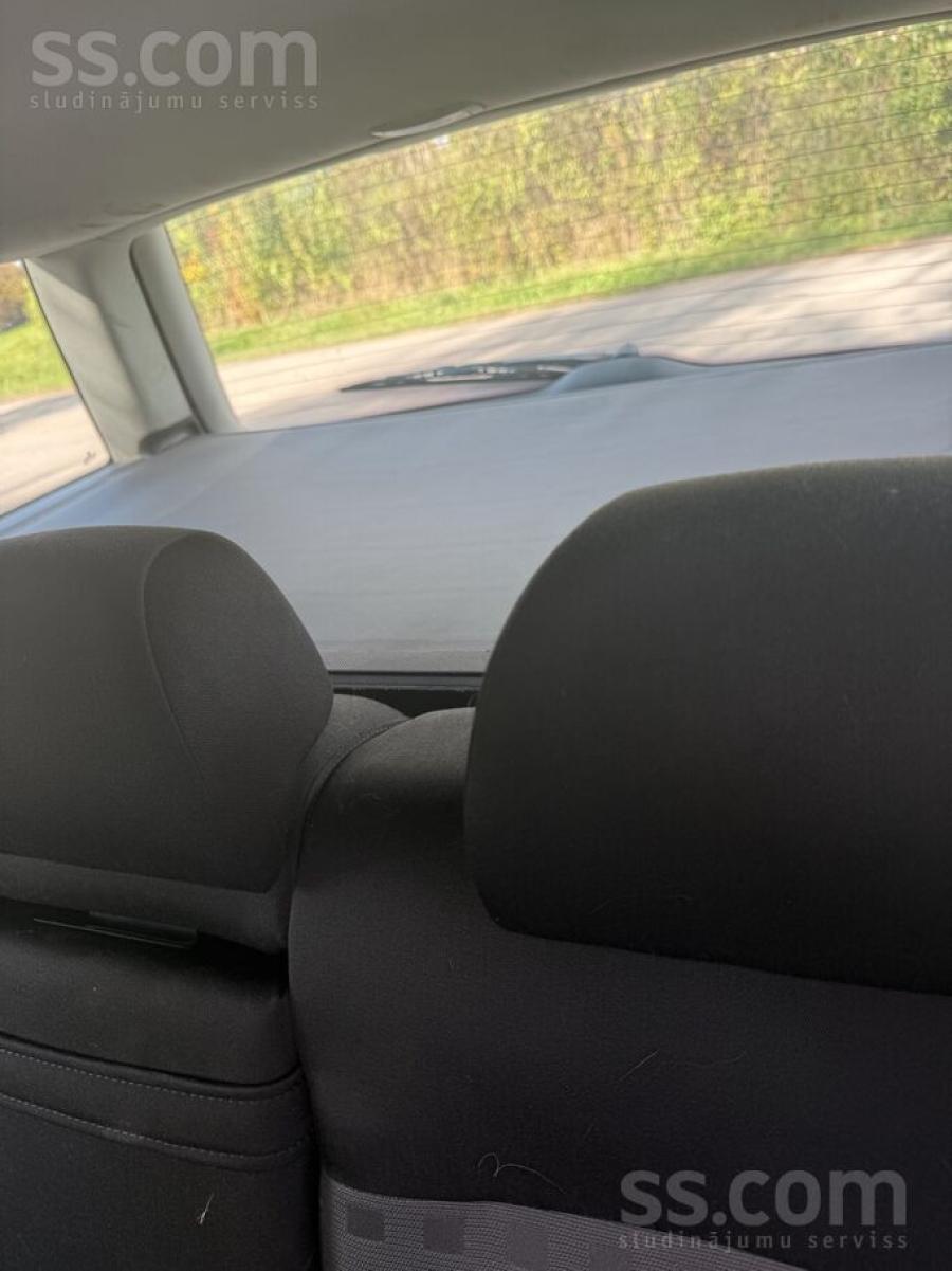 Pelēks Volkswagen Passat B5 2003 Rēzekne, ar dzinēja tilpumu 2.50 L un nobraukumu 350 tūkst. km par 1300 €, foto 9 vietnē AUTOMOTO.COM.LV