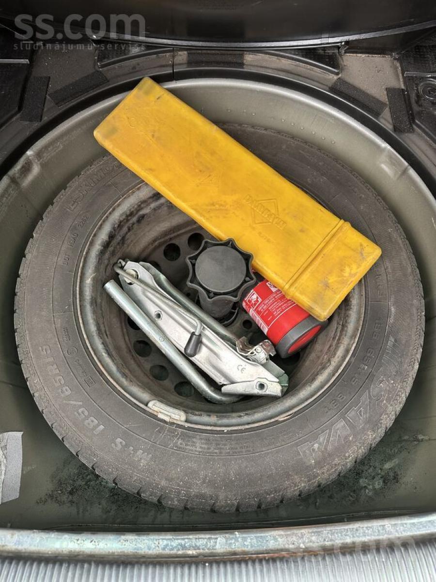 Pelēks Volkswagen Passat B5 2004 Balvi, ar dzinēja tilpumu 1.90 L un nobraukumu 351 tūkst. km par 1800 €, foto 30 vietnē AUTOMOTO.COM.LV