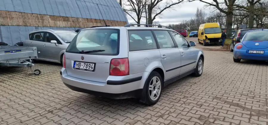 Grey Volkswagen Passat B5 2004 in Valmiera, with an engine capacity of 1.90 L and mileage of 417 thousand km for 1400 €, photo 4 on AUTOMOTO.COM.LV