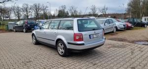 Grey Volkswagen Passat B5 2004 in Valmiera, with an engine capacity of 1.90 L and mileage of 417 thousand km for 1400 €, photo 5 on AUTOMOTO.COM.LV