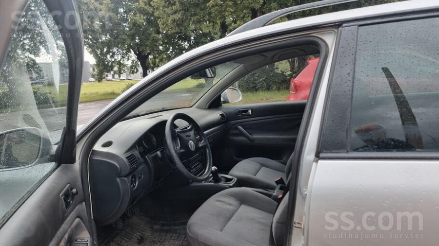 Grey Volkswagen Passat B5 2004 in Cesis, with an engine capacity of 2.00 L and mileage of 341 thousand km for 1200 €, photo 9 on AUTOMOTO.COM.LV