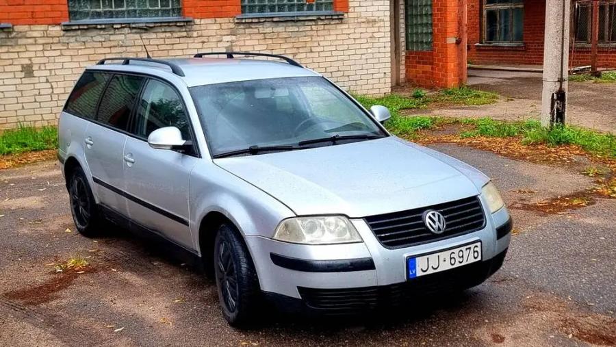 Grey Volkswagen Passat B5 2004 in Cesis, with an engine capacity of 2.00 L and mileage of 341 thousand km for 1200 €, photo 4 on AUTOMOTO.COM.LV