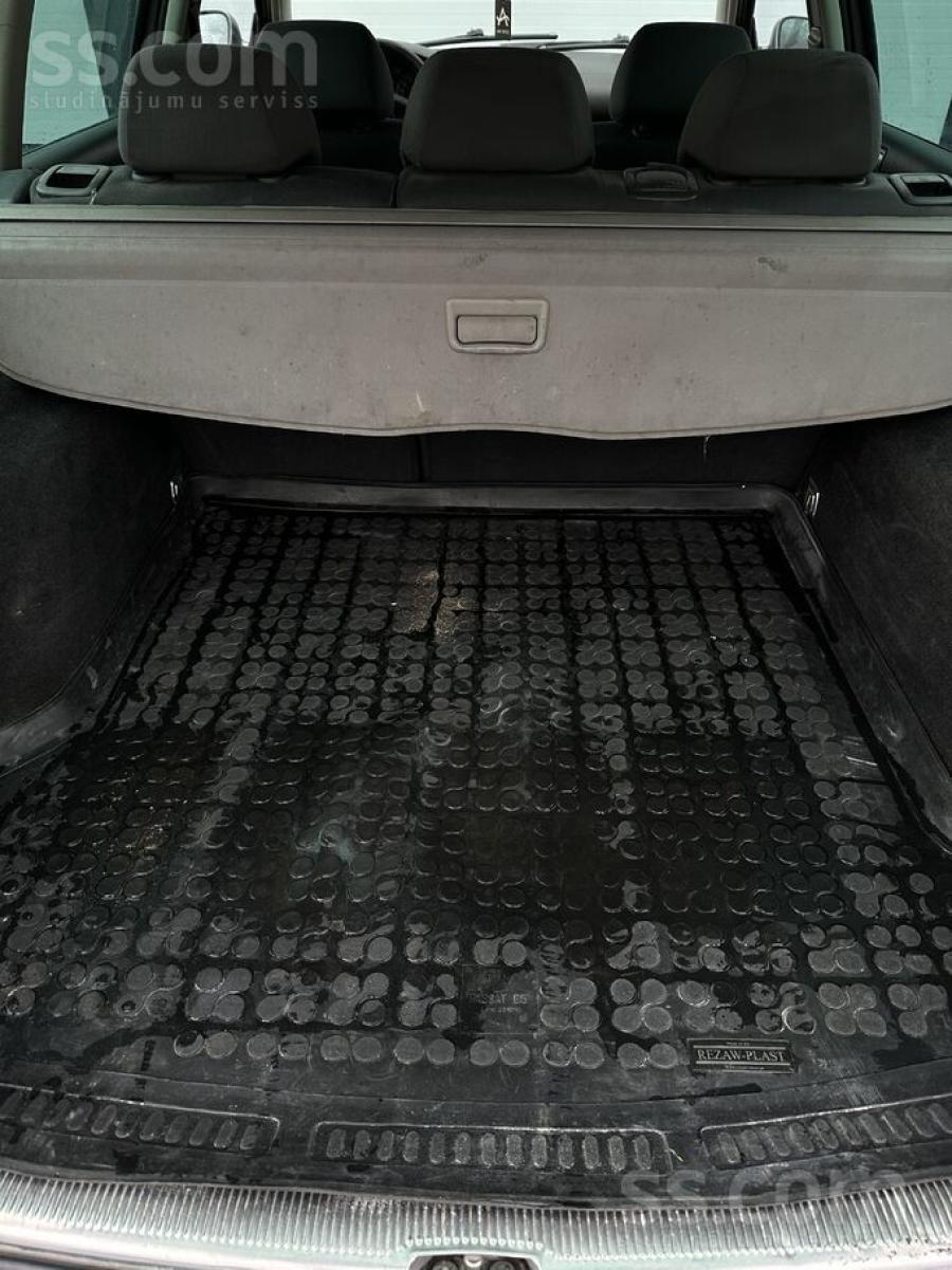 Grey Volkswagen Passat B5 2004 in Balvi, with an engine capacity of 1.90 L and mileage of 390 thousand km for 2050 €, photo 17 on AUTOMOTO.COM.LV