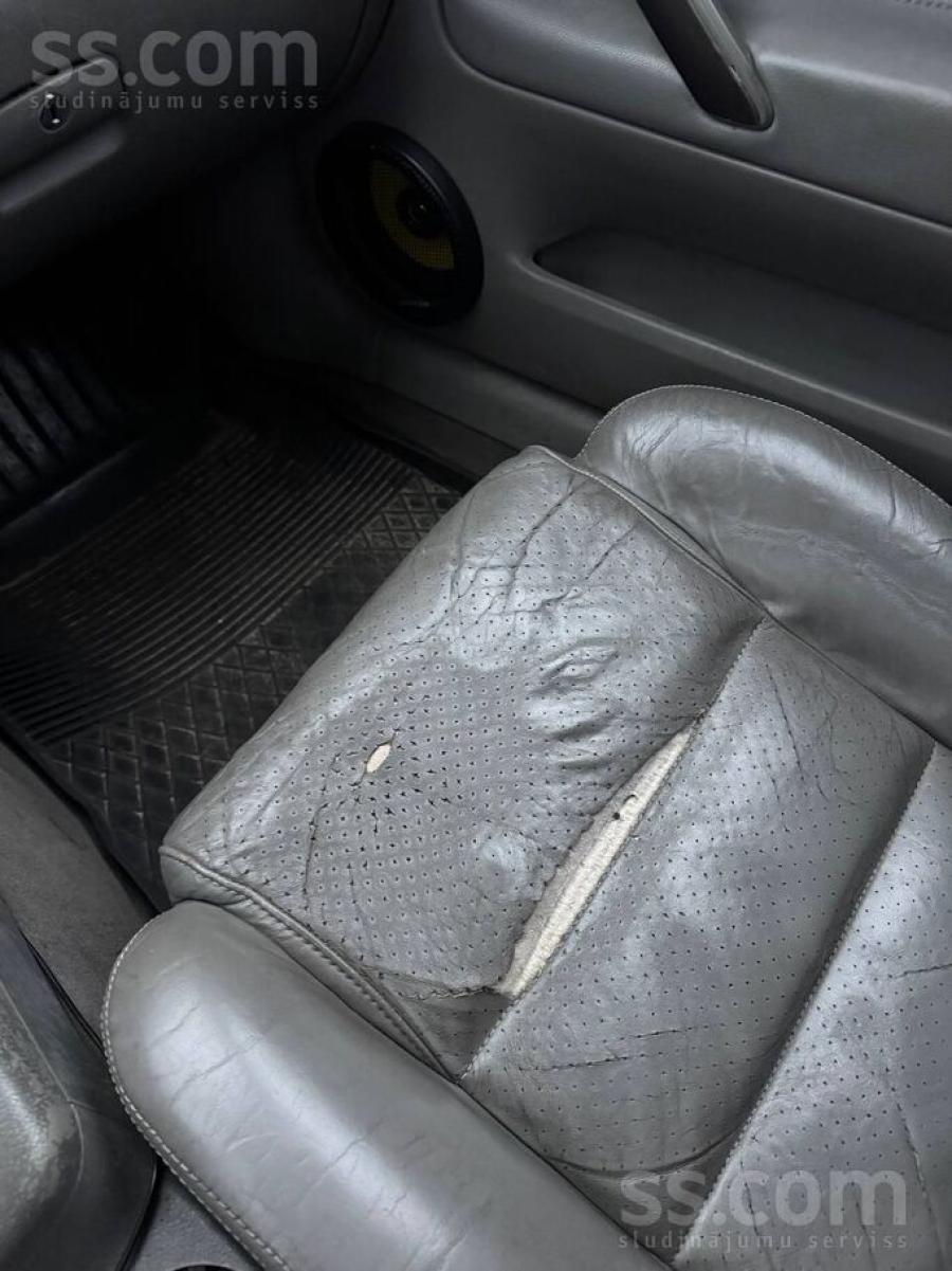 Grey Volkswagen Passat B5 2004 in Riga, with an engine capacity of 1.90 L and mileage of 431 thousand km for 1300 €, photo 12 on AUTOMOTO.COM.LV