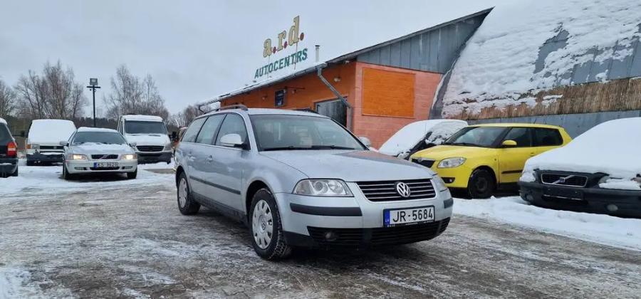 Серый Фольксваген Пассат Б5 2005 в Валмиера, объемом двигателя 1.90 л и пробегом 464 тыс. км за 1200 €, фото 1 на AUTOMOTO.COM.LV