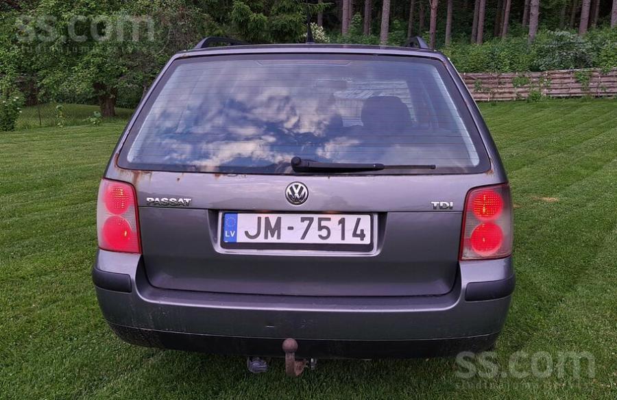 Grey Volkswagen Passat B5 2005 in Valka, with an engine capacity of 1.90 L and mileage of 310 thousand km for 1200 €, photo 4 on AUTOMOTO.COM.LV