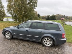 Pelēks Volkswagen Passat B5 2005 Valmiera, ar dzinēja tilpumu 2.50 L un nobraukumu 400 tūkst. km par 990 €, foto 5 vietnē AUTOMOTO.COM.LV
