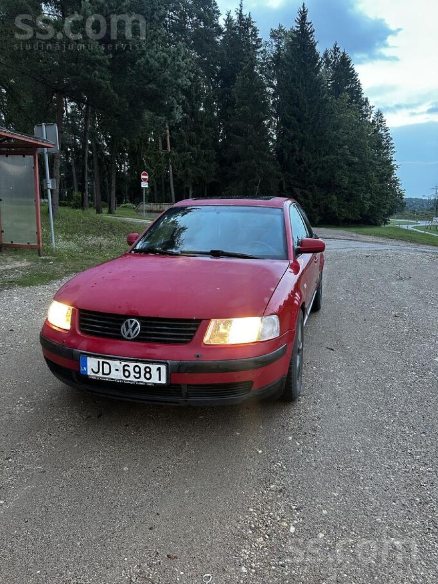 Sarkans Volkswagen Passat B5 1997 Madona, ar dzinēja tilpumu 1.80 L un nobraukumu 367 tūkst. km par 990 €, foto 1 vietnē AUTOMOTO.COM.LV