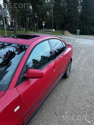 Sarkans Volkswagen Passat B5 1997 Madona, ar dzinēja tilpumu 1.80 L un nobraukumu 367 tūkst. km par 990 €, foto 2 vietnē AUTOMOTO.COM.LV