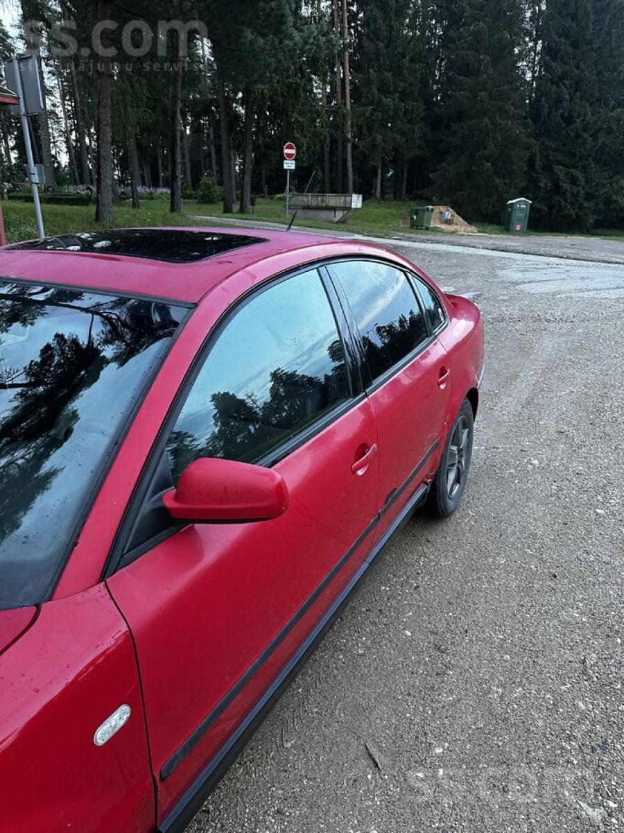 Sarkans Volkswagen Passat B5 1997 Madona, ar dzinēja tilpumu 1.80 L un nobraukumu 367 tūkst. km par 990 €, foto 2 vietnē AUTOMOTO.COM.LV
