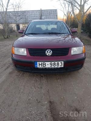 Red Volkswagen Passat B5 1997 in Madona, with an engine capacity of 1.60 L and mileage of 183 thousand km for 900 €, photo  on AUTOMOTO.COM.LV