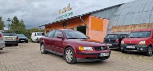 Red Volkswagen Passat B5 1997 in Valmiera, with an engine capacity of 1.60 L and mileage of 294 thousand km for 950 €, photo  on AUTOMOTO.COM.LV