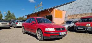 Red Volkswagen Passat B5 1997 in Valmiera, with an engine capacity of 1.80 L and mileage of 294 thousand km for 630 €, photo  on AUTOMOTO.COM.LV