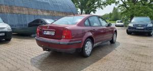 Sarkans Volkswagen Passat B5 1997 Valmiera, ar dzinēja tilpumu 1.60 L un nobraukumu 259 tūkst. km par 950 €, foto 4 vietnē AUTOMOTO.COM.LV