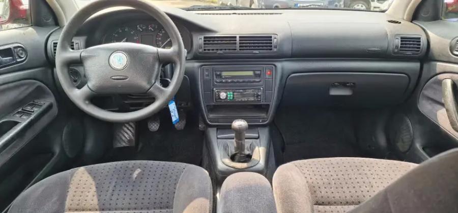 Sarkans Volkswagen Passat B5 1997 Valmiera, ar dzinēja tilpumu 1.60 L un nobraukumu 259 tūkst. km par 950 €, foto 8 vietnē AUTOMOTO.COM.LV