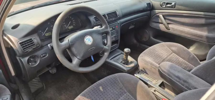 Sarkans Volkswagen Passat B5 1997 Valmiera, ar dzinēja tilpumu 1.60 L un nobraukumu 259 tūkst. km par 950 €, foto 9 vietnē AUTOMOTO.COM.LV