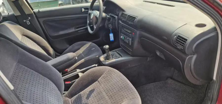 Sarkans Volkswagen Passat B5 1997 Valmiera, ar dzinēja tilpumu 1.60 L un nobraukumu 259 tūkst. km par 950 €, foto 10 vietnē AUTOMOTO.COM.LV