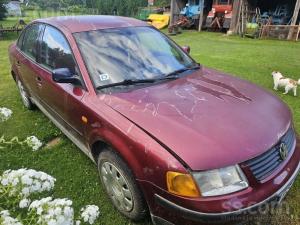 Sarkans Volkswagen Passat B5 1997 Bauska, ar dzinēja tilpumu 1.60 L un nobraukumu 259 tūkst. km par 500 €, foto  vietnē AUTOMOTO.COM.LV