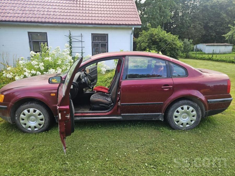 Sarkans Volkswagen Passat B5 1997 Bauska, ar dzinēja tilpumu 1.60 L un nobraukumu 259 tūkst. km par 500 €, foto 5 vietnē AUTOMOTO.COM.LV