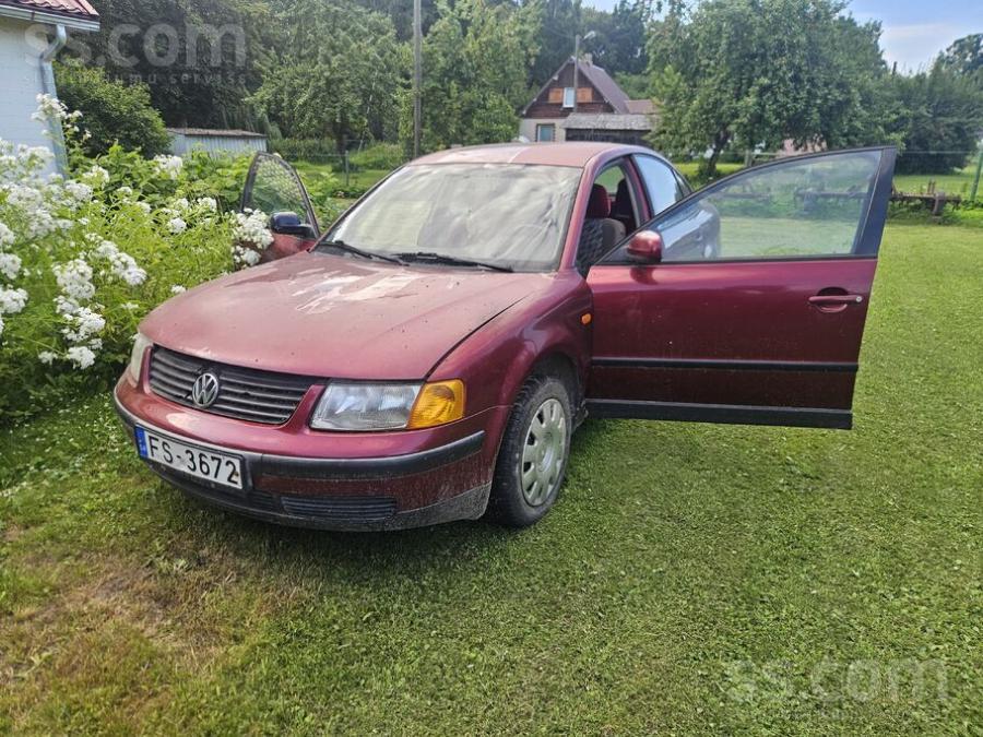 Sarkans Volkswagen Passat B5 1997 Bauska, ar dzinēja tilpumu 1.60 L un nobraukumu 259 tūkst. km par 500 €, foto 6 vietnē AUTOMOTO.COM.LV