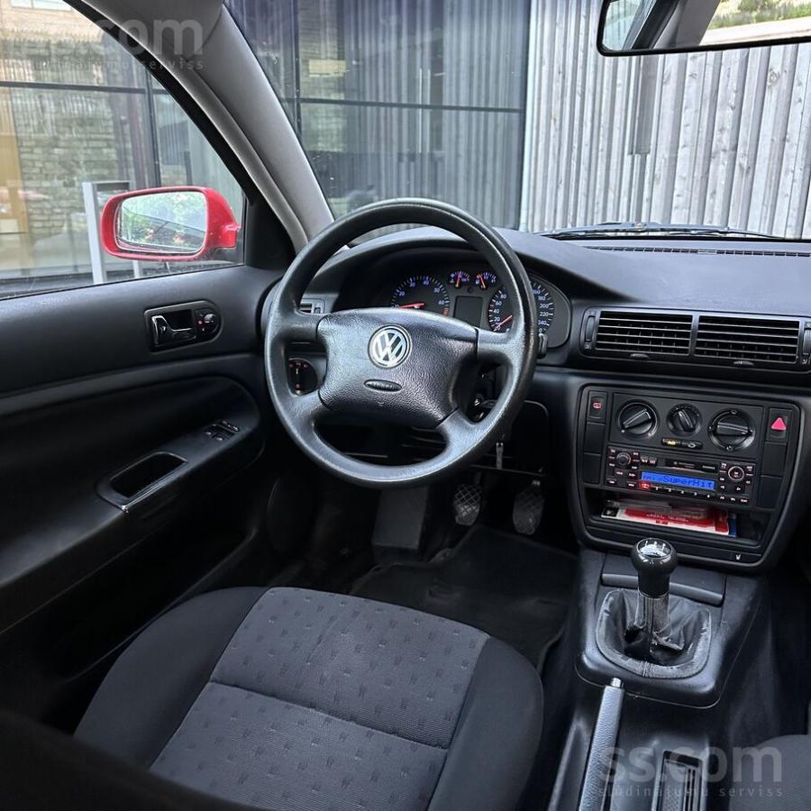 Sarkans Volkswagen Passat B5 1998 Rīga, ar dzinēja tilpumu 1.60 L un nobraukumu 221 tūkst. km par 750 €, foto 14 vietnē AUTOMOTO.COM.LV