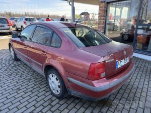 Sarkans Volkswagen Passat B5 1999 Talsi, ar dzinēja tilpumu 1.80 L un nobraukumu 272 tūkst. km par 950 €, foto 3 vietnē AUTOMOTO.COM.LV