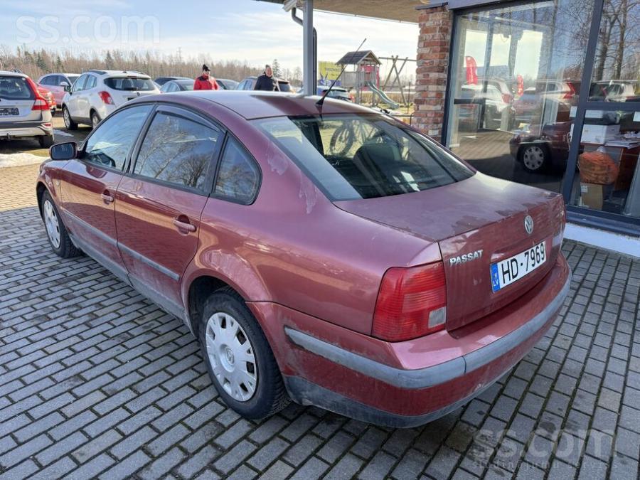 Sarkans Volkswagen Passat B5 1999 Talsi, ar dzinēja tilpumu 1.80 L un nobraukumu 272 tūkst. km par 950 €, foto 3 vietnē AUTOMOTO.COM.LV