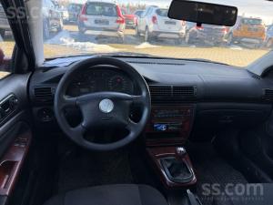 Sarkans Volkswagen Passat B5 1999 Talsi, ar dzinēja tilpumu 1.80 L un nobraukumu 272 tūkst. km par 950 €, foto 11 vietnē AUTOMOTO.COM.LV