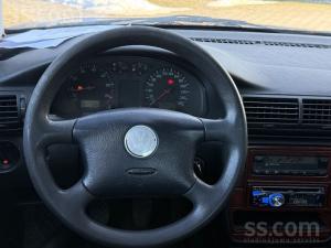 Sarkans Volkswagen Passat B5 1999 Talsi, ar dzinēja tilpumu 1.80 L un nobraukumu 272 tūkst. km par 950 €, foto 12 vietnē AUTOMOTO.COM.LV