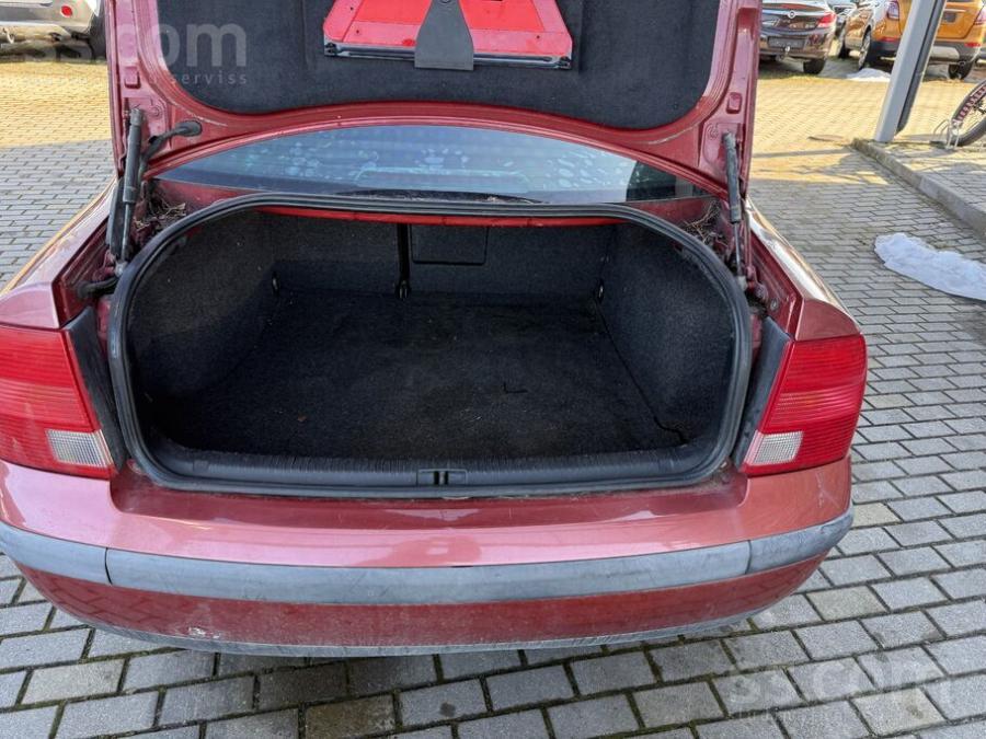 Sarkans Volkswagen Passat B5 1999 Talsi, ar dzinēja tilpumu 1.80 L un nobraukumu 272 tūkst. km par 950 €, foto 13 vietnē AUTOMOTO.COM.LV