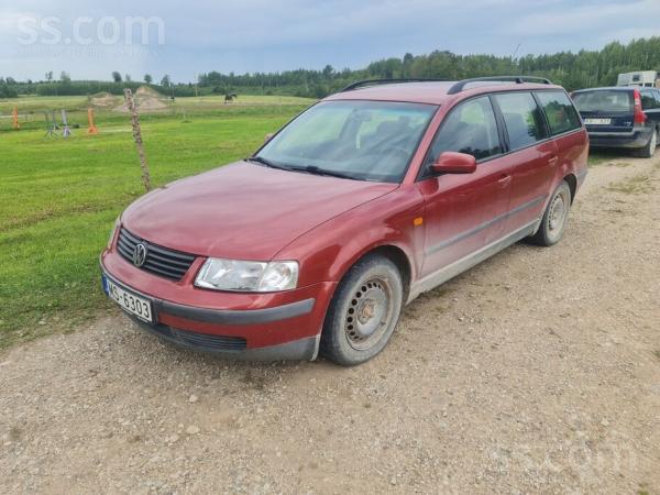 Sarkans Volkswagen Passat B5 1997 Alūksne, ar dzinēja tilpumu 1.60 L un nobraukumu 285 tūkst. km par 900 €, foto 1 vietnē AUTOMOTO.COM.LV