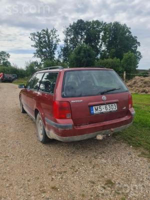 Sarkans Volkswagen Passat B5 1997 Alūksne, ar dzinēja tilpumu 1.60 L un nobraukumu 285 tūkst. km par 900 €, foto 4 vietnē AUTOMOTO.COM.LV