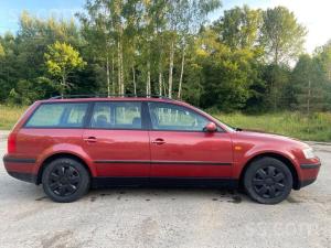 Red Volkswagen Passat B5 1997 in Gulbene, with an engine capacity of 1.60 L and mileage of 286 thousand km for 1450 €, photo 7 on AUTOMOTO.COM.LV