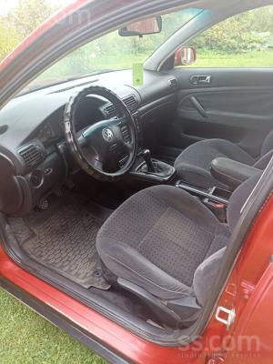Red Volkswagen Passat B5 1997 in Gulbene, with an engine capacity of 1.60 L and mileage of 286 thousand km for 1450 €, photo 10 on AUTOMOTO.COM.LV
