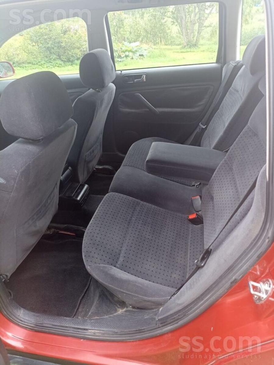 Red Volkswagen Passat B5 1997 in Gulbene, with an engine capacity of 1.60 L and mileage of 286 thousand km for 1450 €, photo 13 on AUTOMOTO.COM.LV