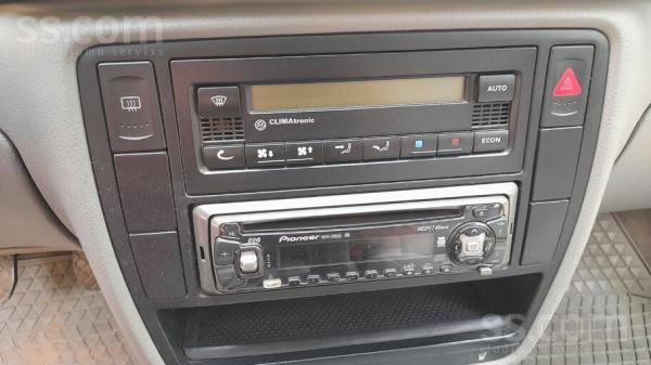 Sarkans Volkswagen Passat B5 1998 Rīga, ar dzinēja tilpumu 1.80 L un nobraukumu 348 tūkst. km par 1400 €, foto 8 vietnē AUTOMOTO.COM.LV