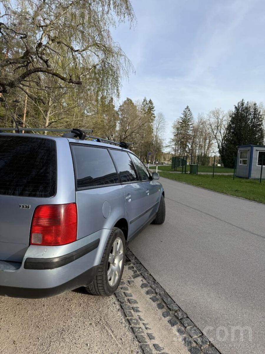 Volkswagen Passat B5 1999 in Jurmala, with an engine capacity of 1.90 L and mileage of 334 thousand km for 1200 €, photo 5 on AUTOMOTO.COM.LV