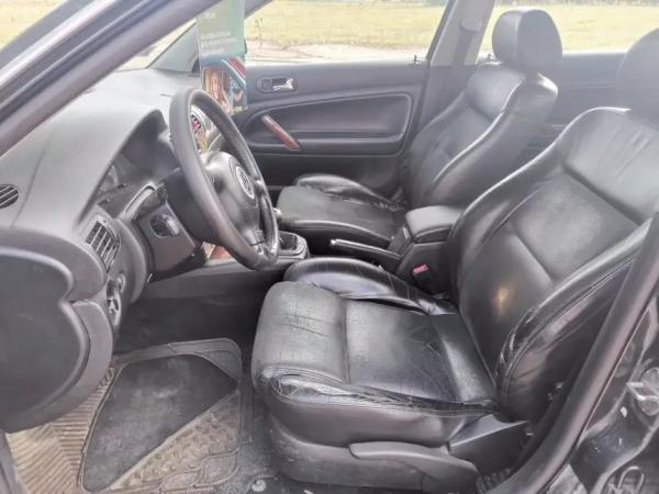 Volkswagen Passat B5 2001 Liepāja, ar dzinēja tilpumu 2.30 L un nobraukumu 487 tūkst. km par 850 €, foto 5 vietnē AUTOMOTO.COM.LV